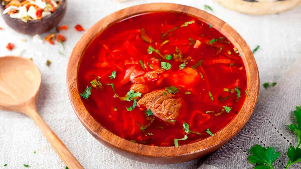 Ukrainische Borschtsch-Rezepte – 3 beliebteste Varianten